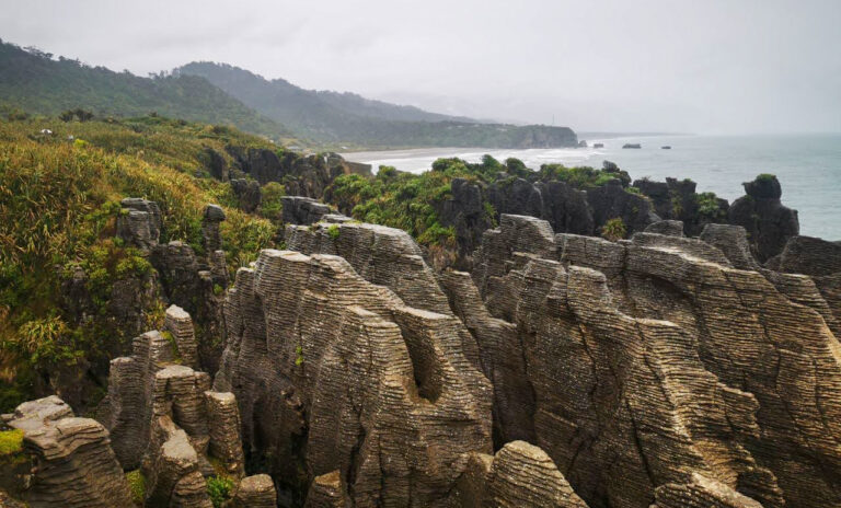 Visiting the Pancake Rocks in Punakaiki, New Zealand - KiwiandtheKraut