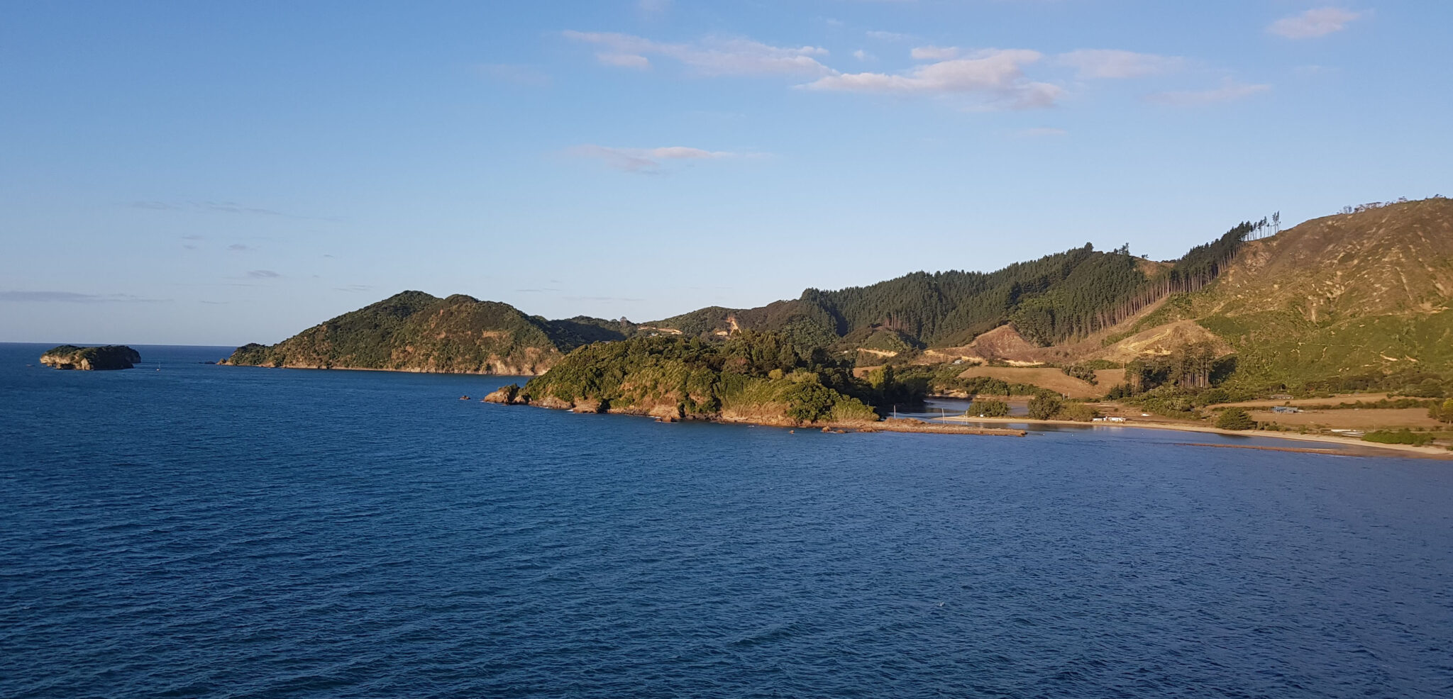 A guide to exploring Golden Bay, New Zealand - KiwiandtheKraut